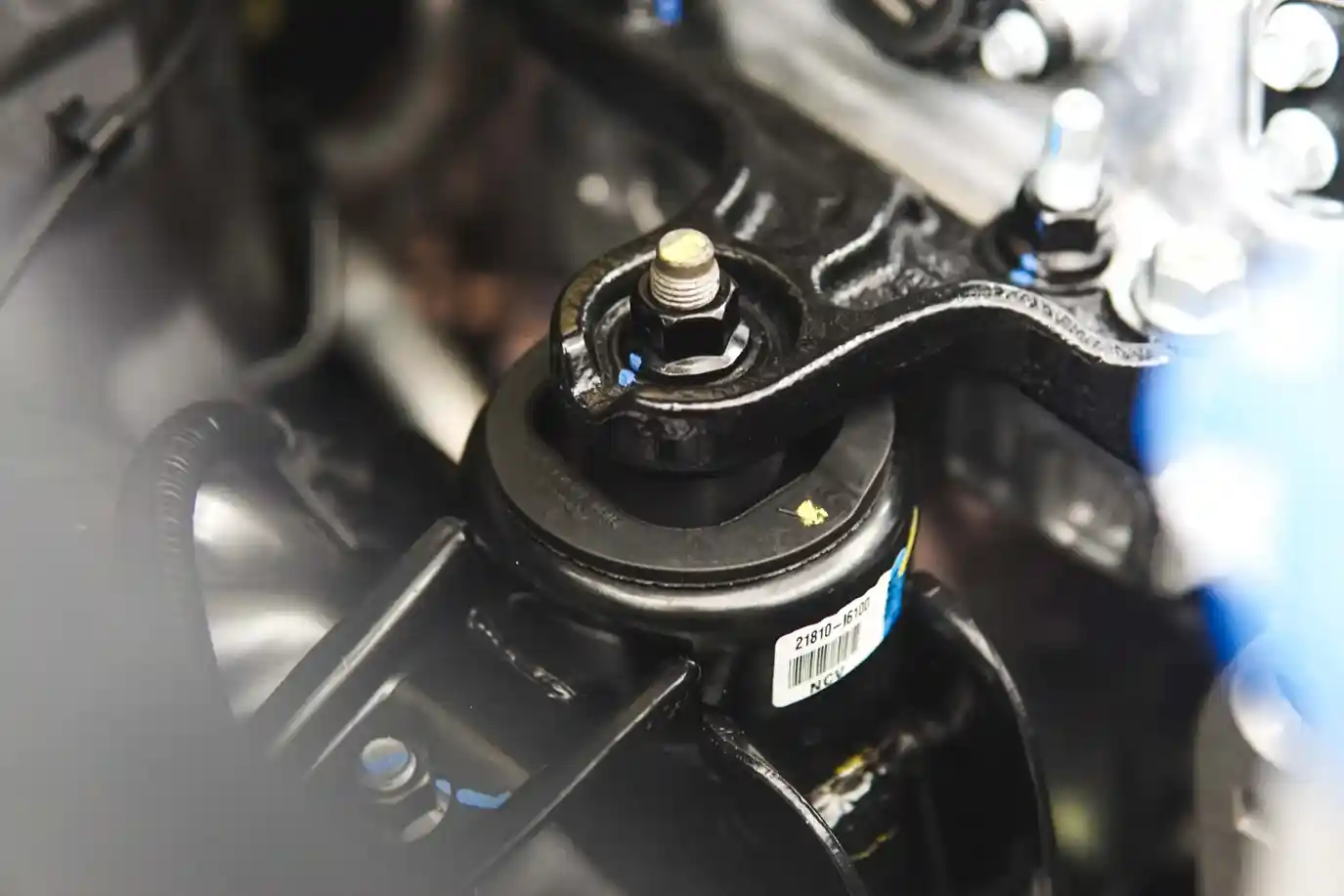 Mengenal Fungsi Dan Tanda Kerusakan Engine Mounting Avanza!